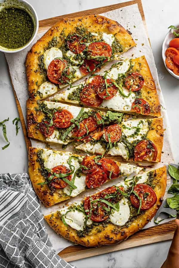 Homemade Chicago Deep Dish Pizza Recipe - thedailybakes.com